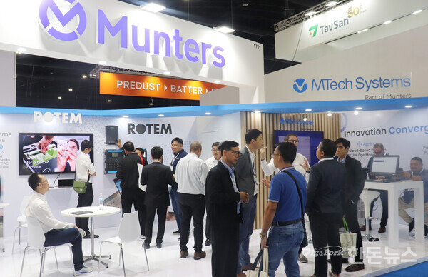 돼지 일령에 따라 자동으로 환기 조절… 종합 환기 컨트롤러 'Rotem Trio'